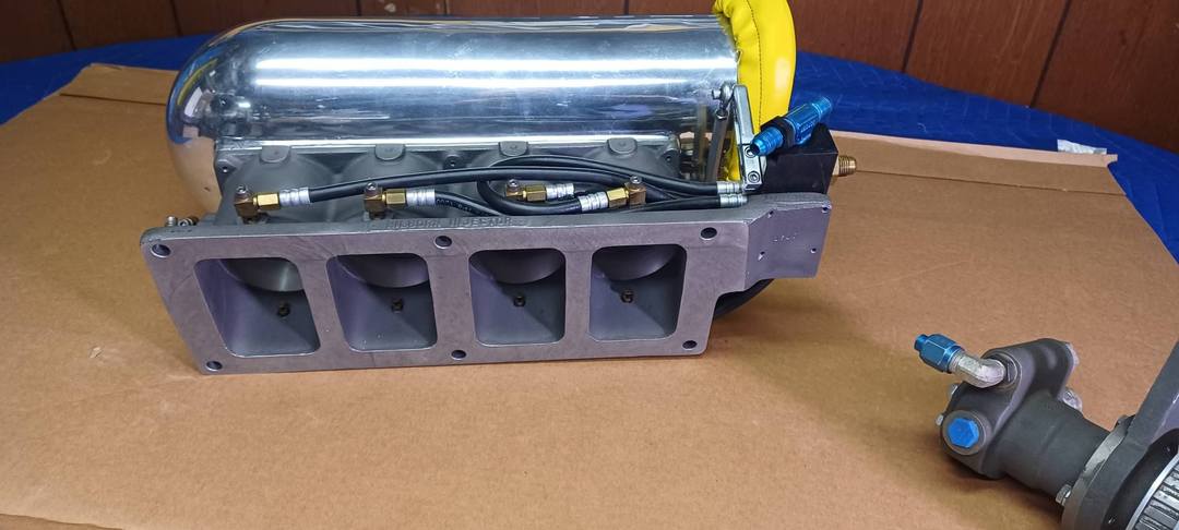 Hilborn 4 port injection hat with Hilborn fuel pump for Sale in ...