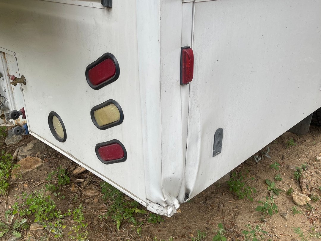 2004 Freightliner with 2005 Pacemaker Stacker Trailer for Sale in ...