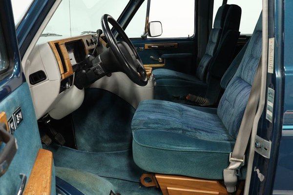 1992 Chevrolet G20 Conversion Van for Sale in Tampa, FL | RacingJunk