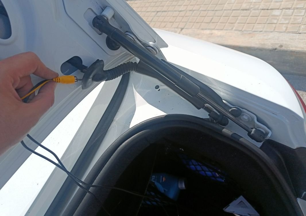 Issue installing rear camera in Cabrio - AudiWorld Forums