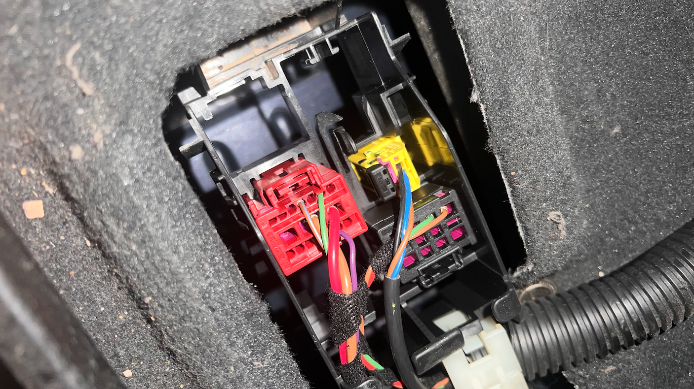 B1073 14 [137] - Open or Short to Ground - AudiWorld Forums