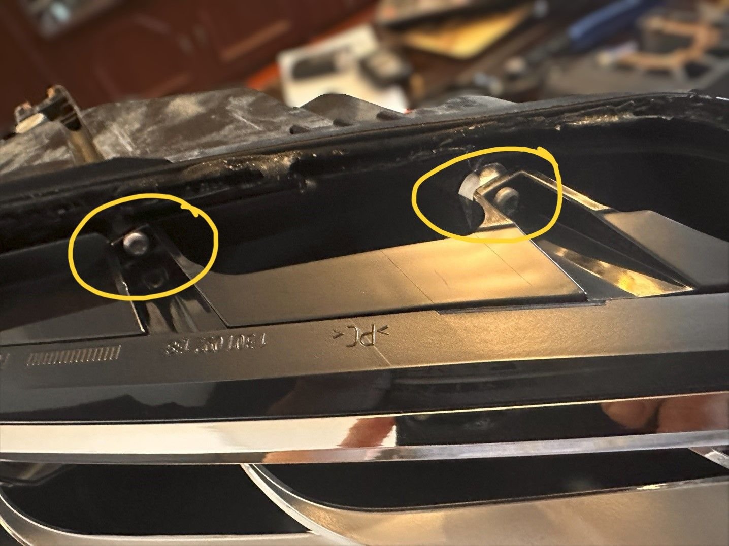 Audi A7 4G LED headlight broken adjustment mechanism - AudiWorld Forums