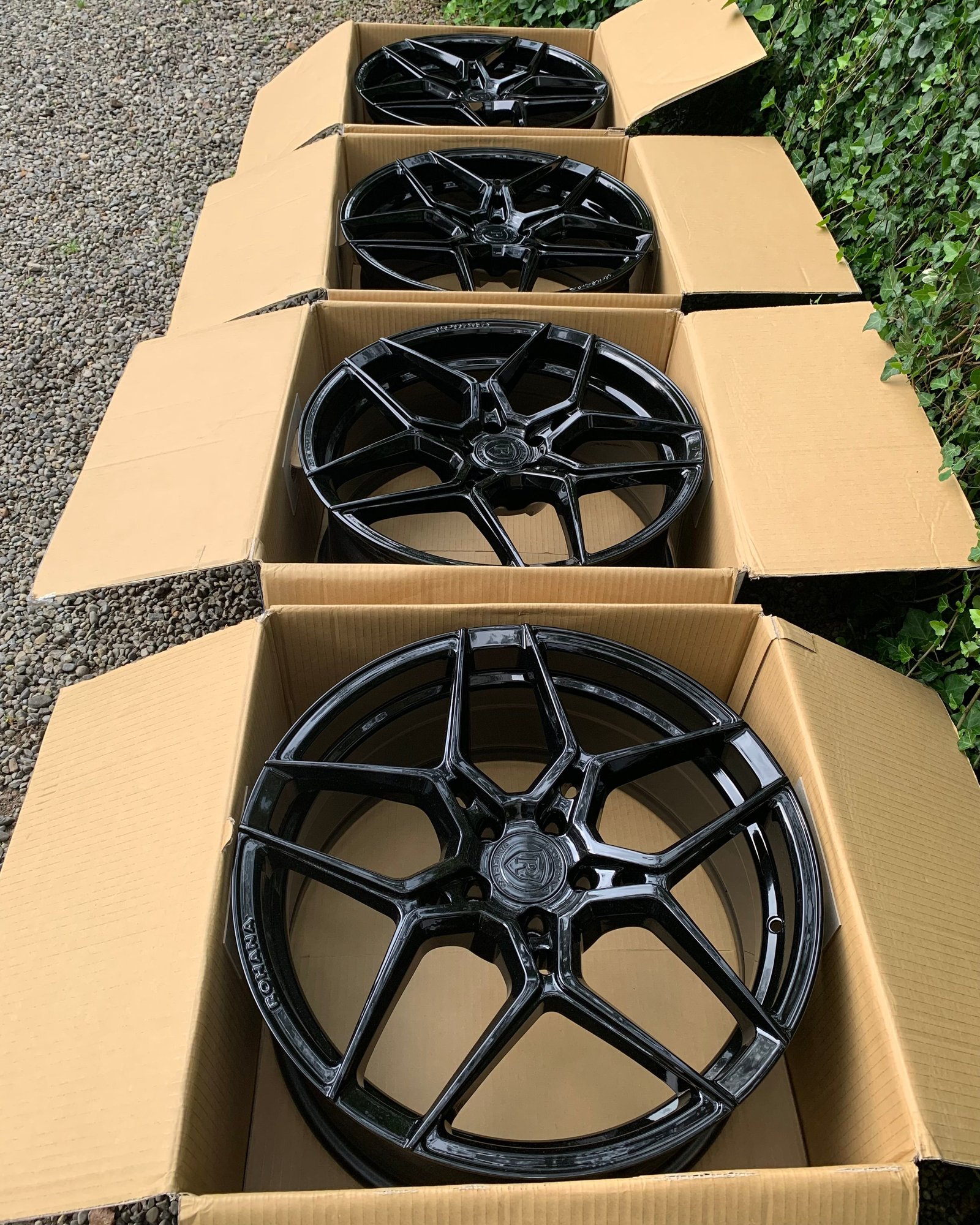 Mint Set!! 20X9 Black ROHANA RFx11 wheels 5x112 Private seller/Half off ...