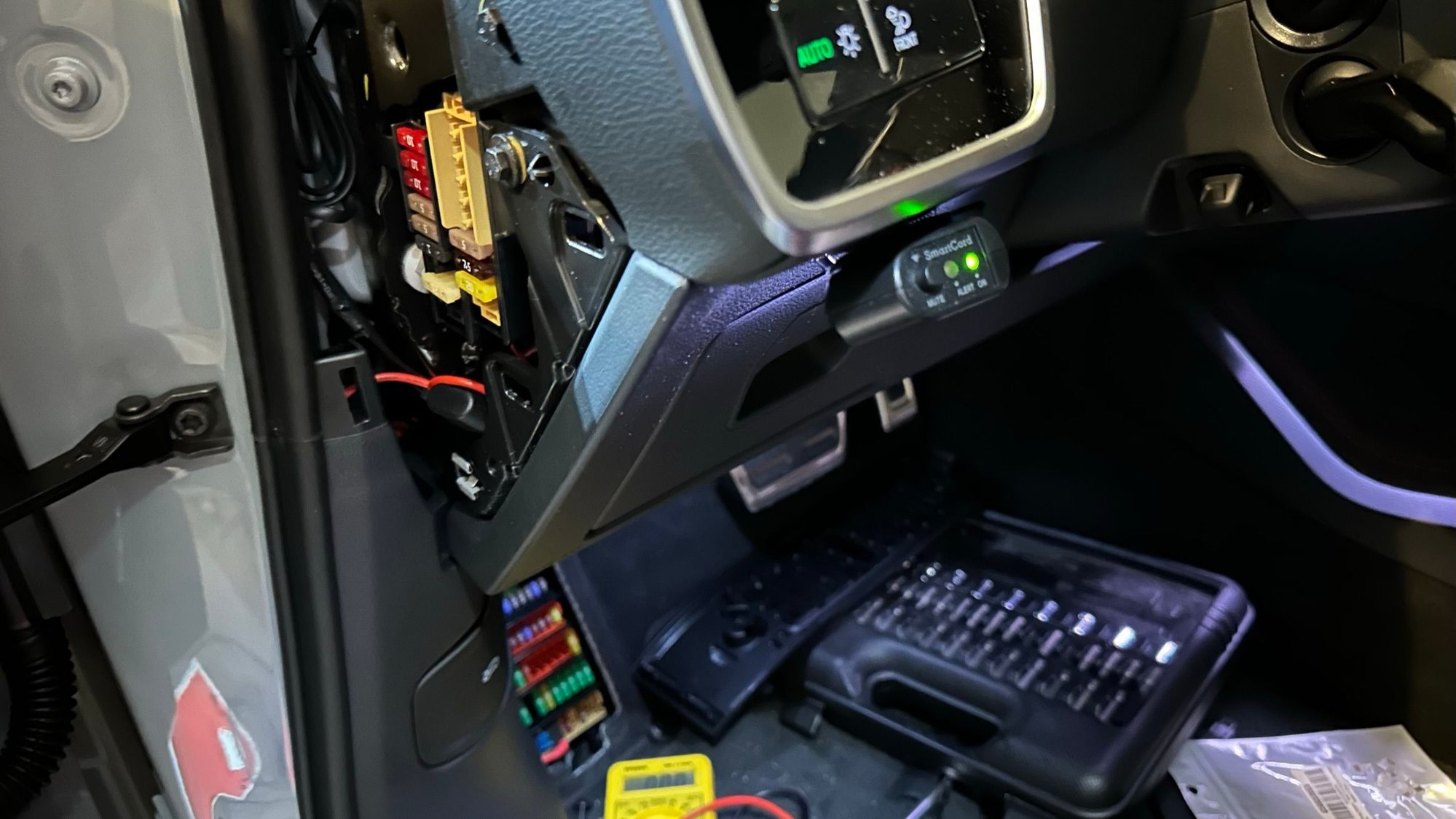 Escort Direct Wire Smart Cord and Blend Mount - AudiWorld Forums