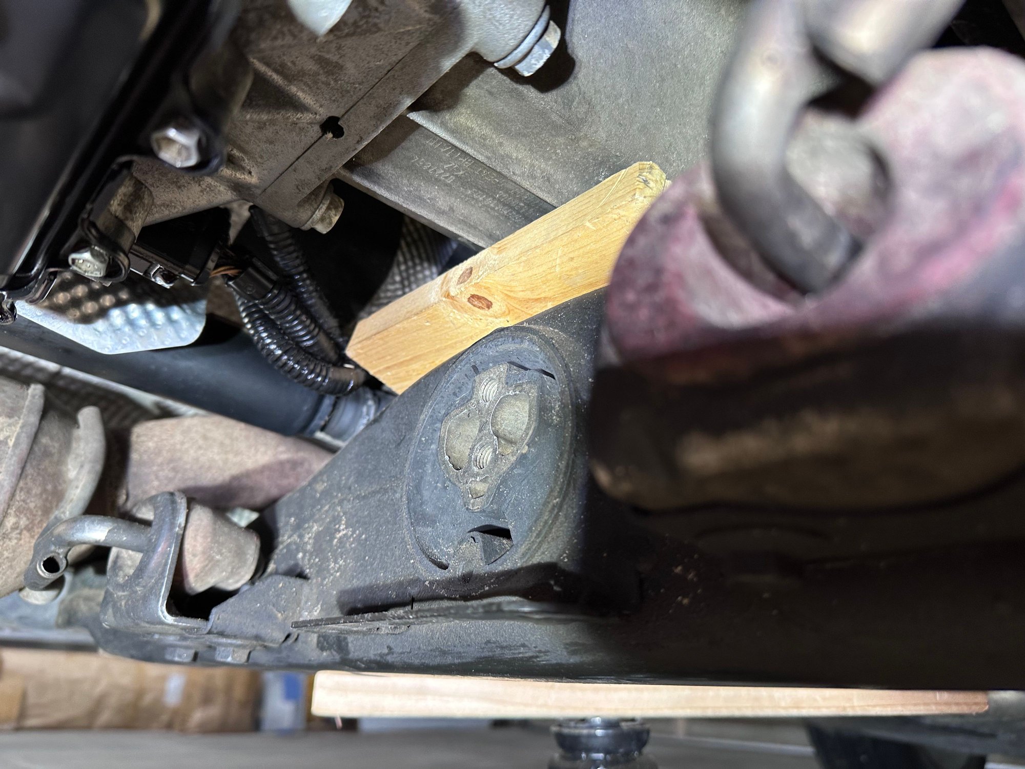 How to Remove Transfer Case Mounting Bushing - AudiWorld Forums