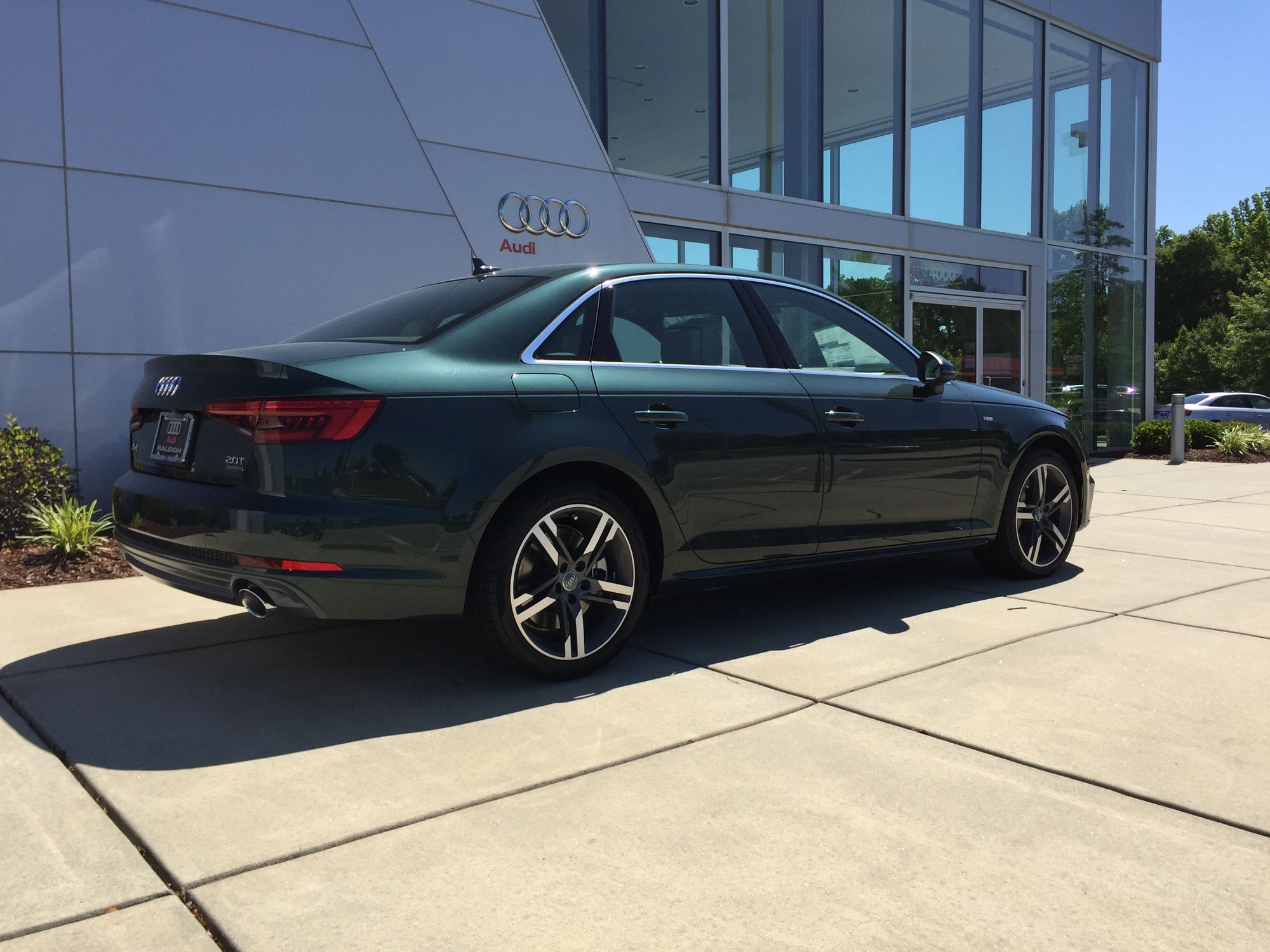 Gotland Green Metallic Pictures - Page 2 - AudiWorld Forums