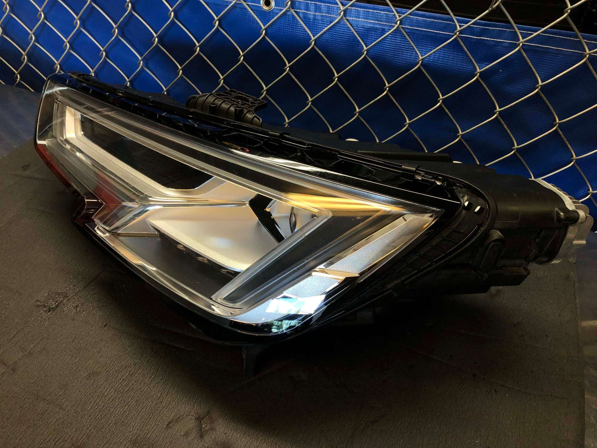 B9 A4 LED Headlights, Pair w/modules - AudiWorld Forums