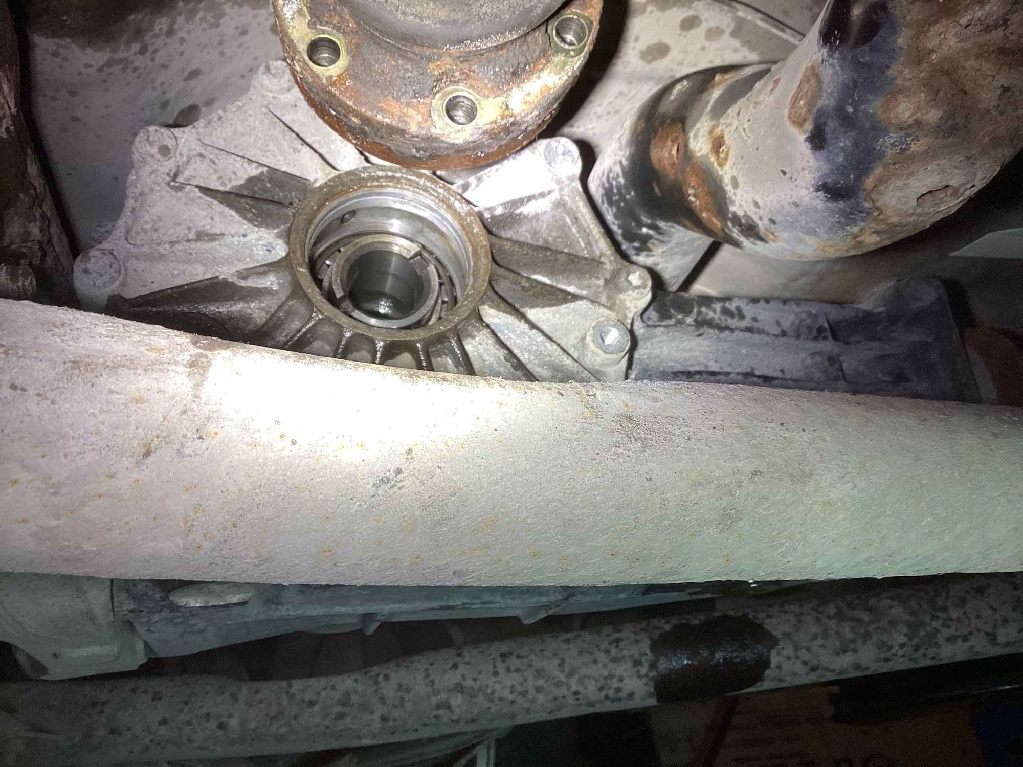 Replace rear differential output shaft seal 2004 Allroad - AudiWorld Forums