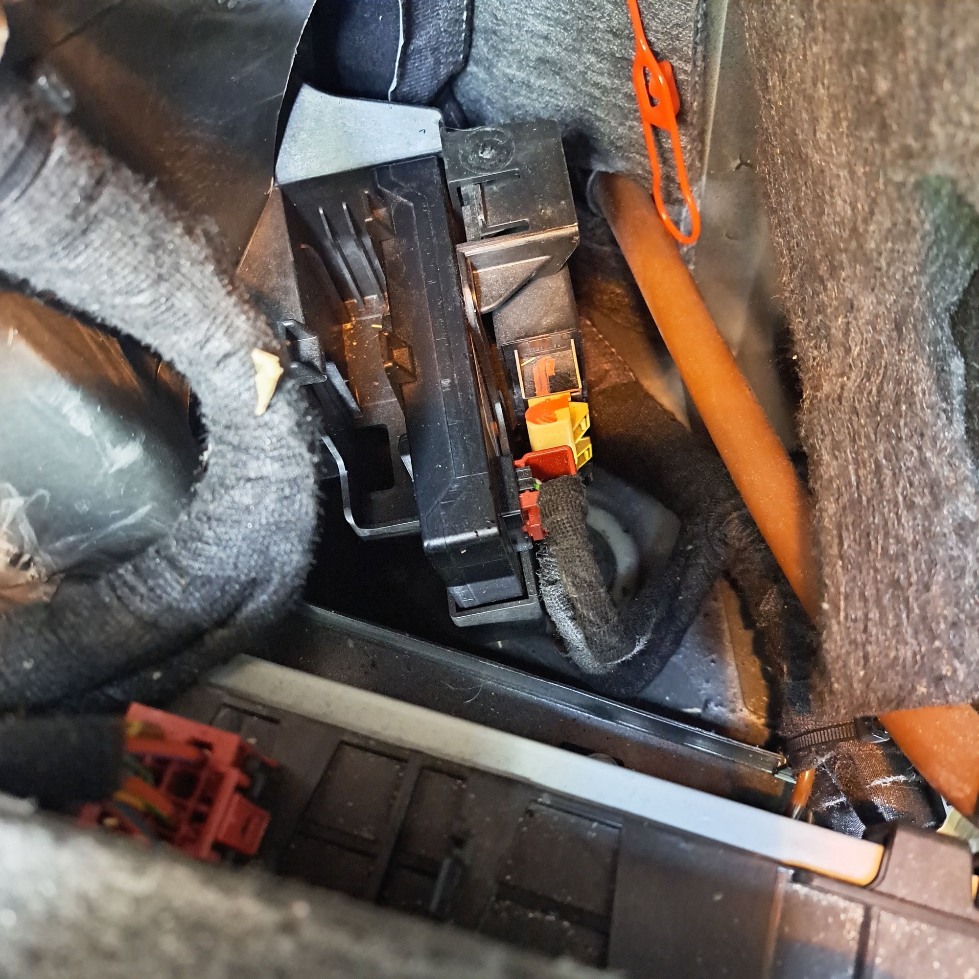 Trailer hitch pre-wiring? - AudiWorld Forums