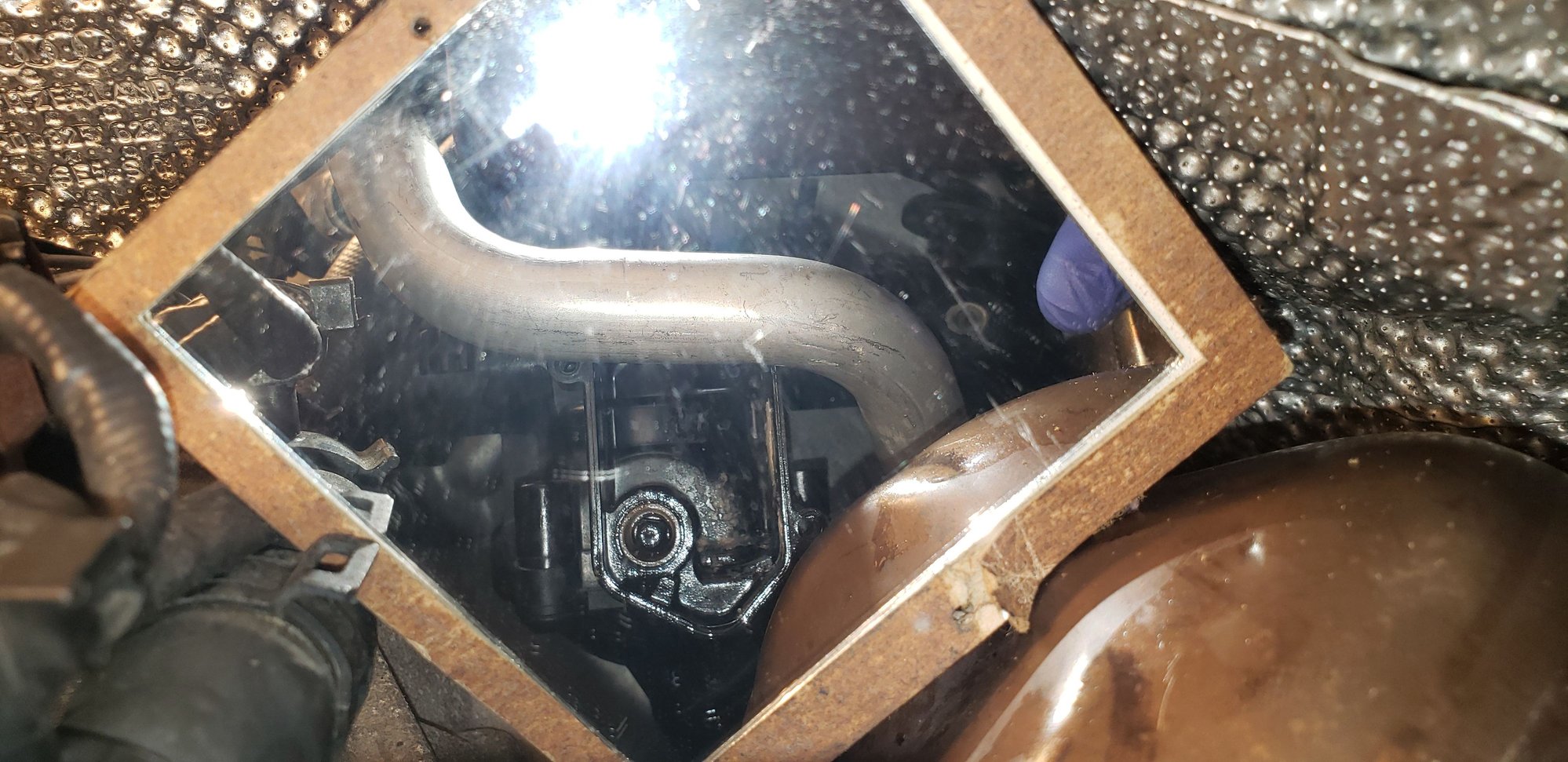 leaking engine coolant pipe adapter 079121127F 2011 audi a8 - AudiWorld ...