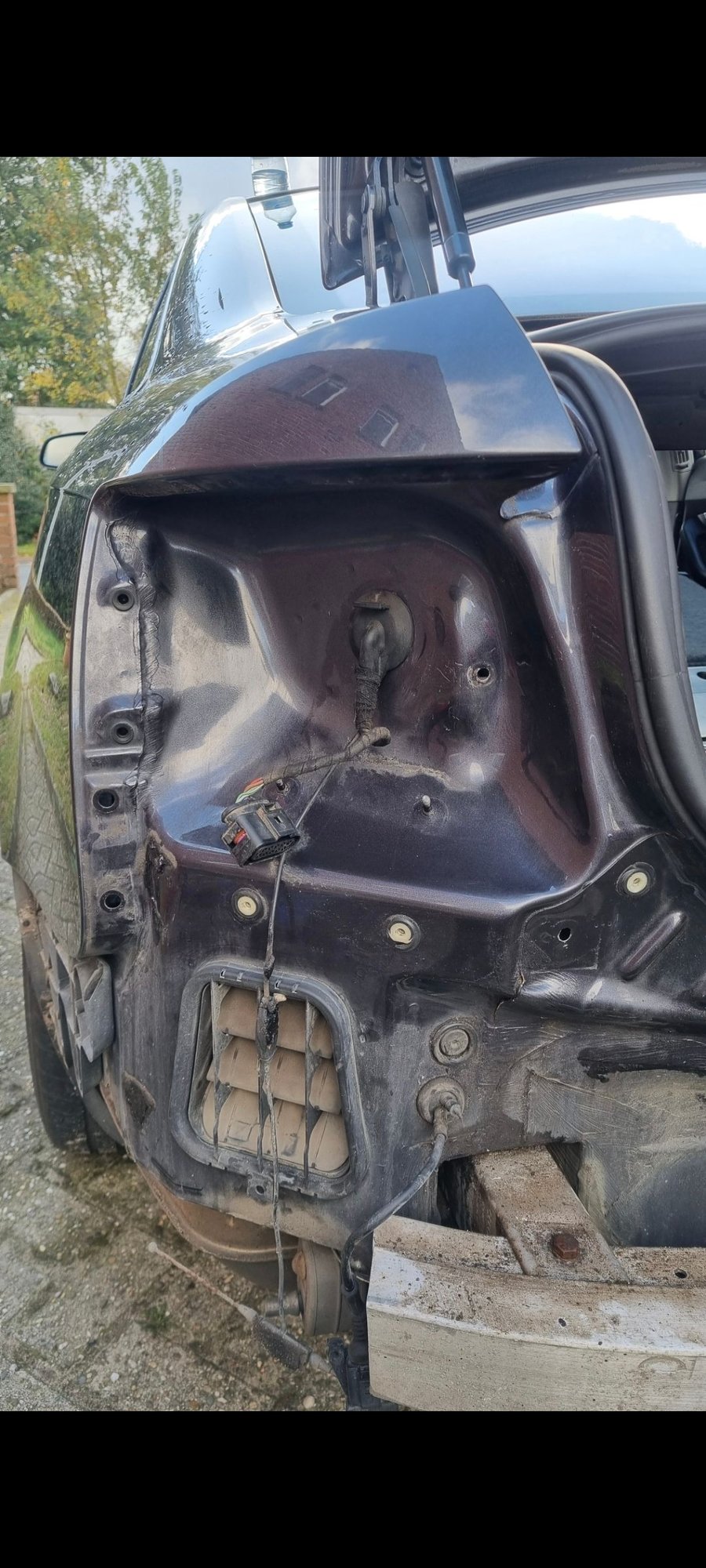 Water in trunk.! Solution. - AudiWorld Forums