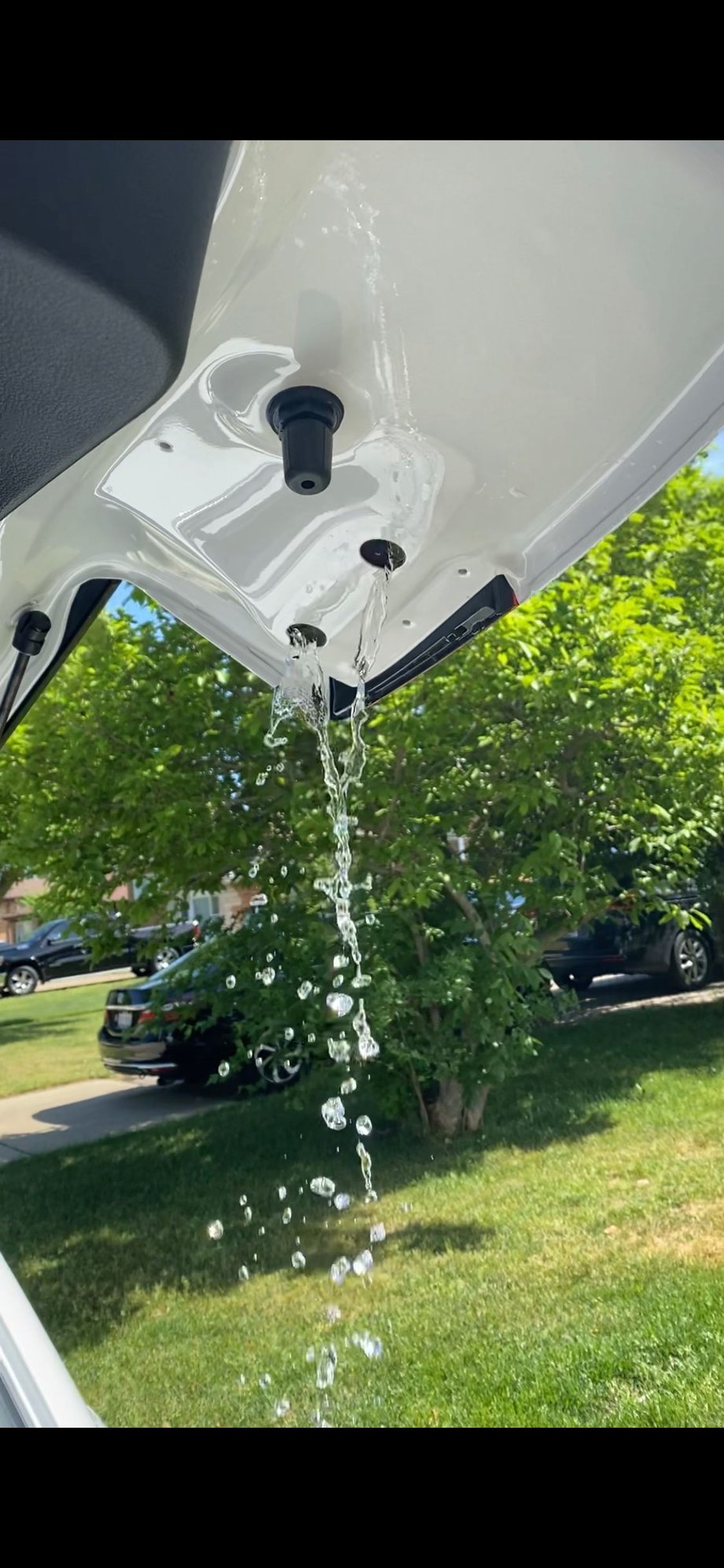 Q7 2021 - collecting water in the tailgate. - AudiWorld Forums