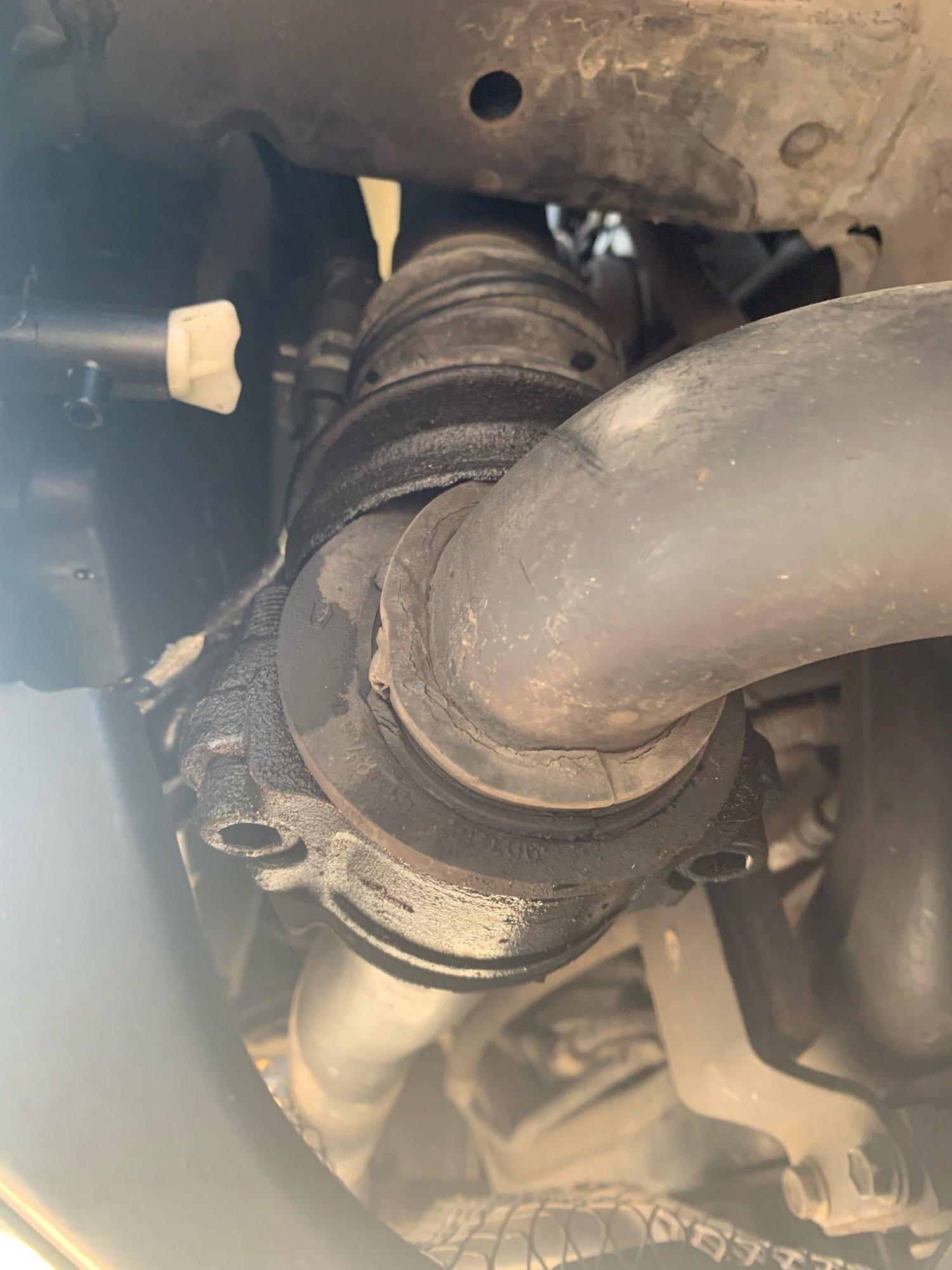 KDSS front stabilizer leak | Toyota Nation Forum