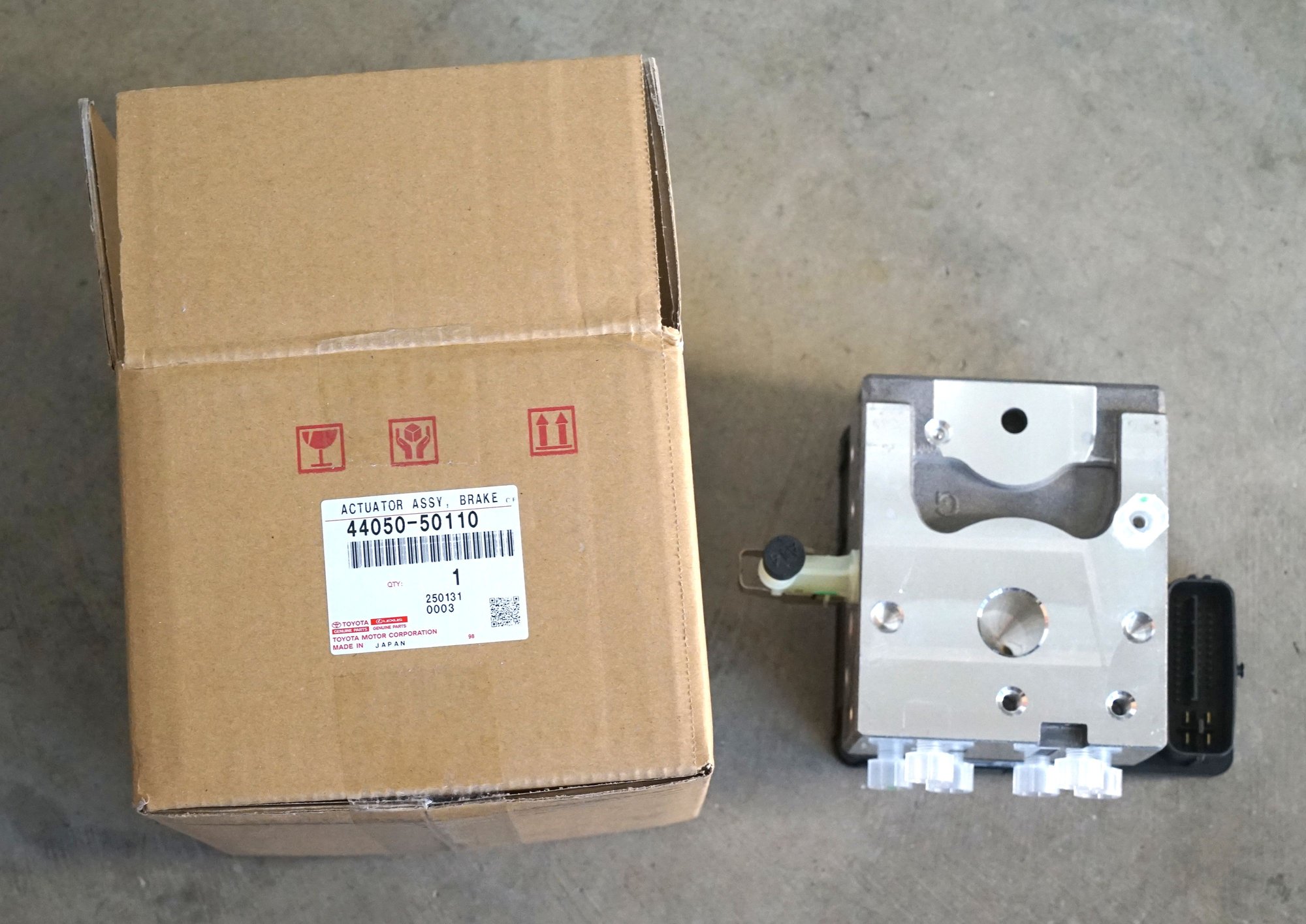 BRAND NEW OEM Lexus Brake Actuator + 3 Hoses (LS460/LS600h) - Part ...