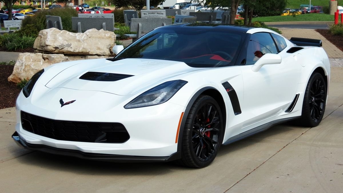 Arctic White Z06 Coupe Pics from the NCM Celebration - CorvetteForum ...