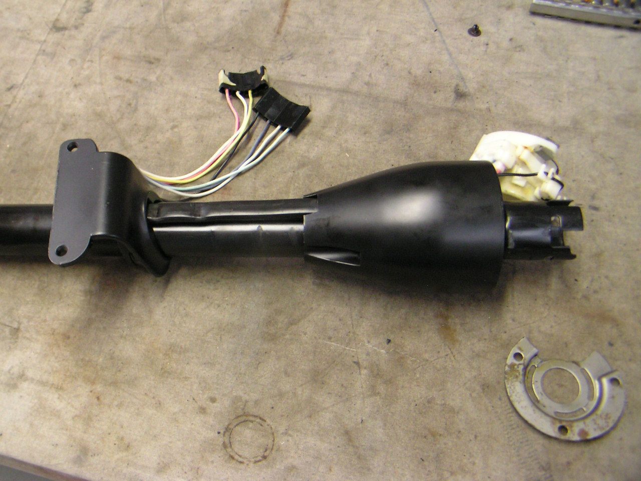 C2 How do I Remove the Steering Column Escutcheon? - CorvetteForum ...