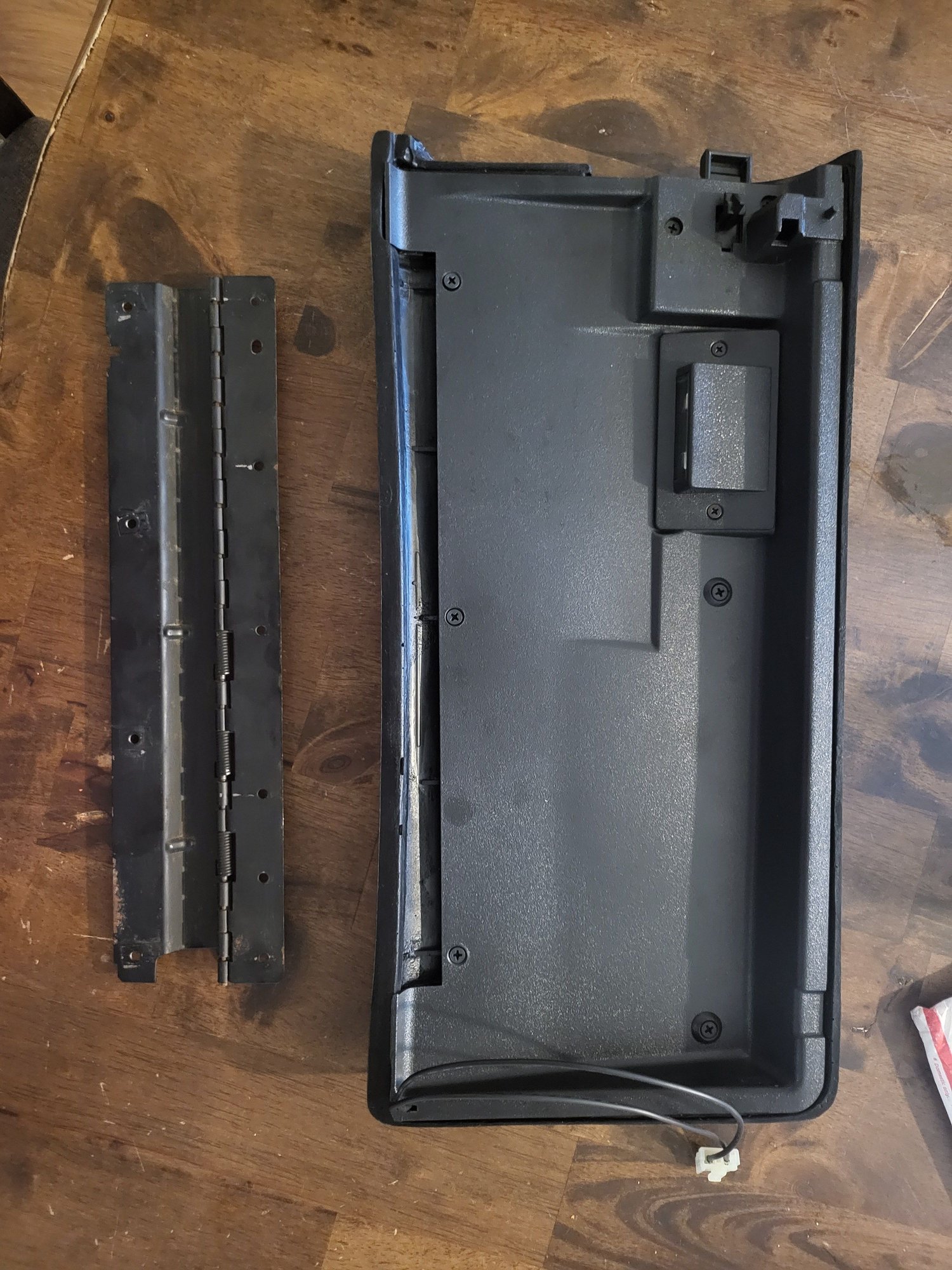 Center Console Lid/ Hinge - CorvetteForum - Chevrolet Corvette Forum ...