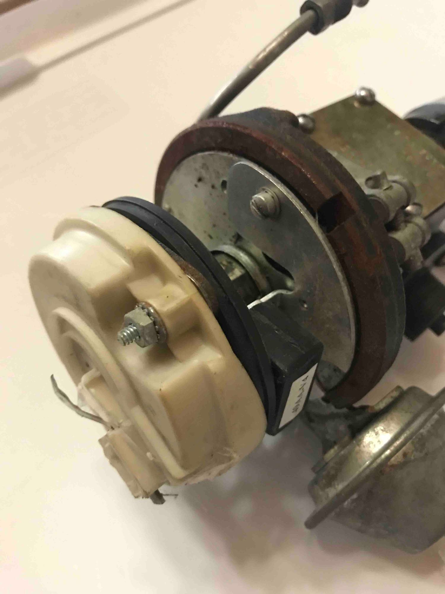 FS (For Sale) 1965 Fuel Injection Distributor 1111070 5G23 NOS minus 20 ...