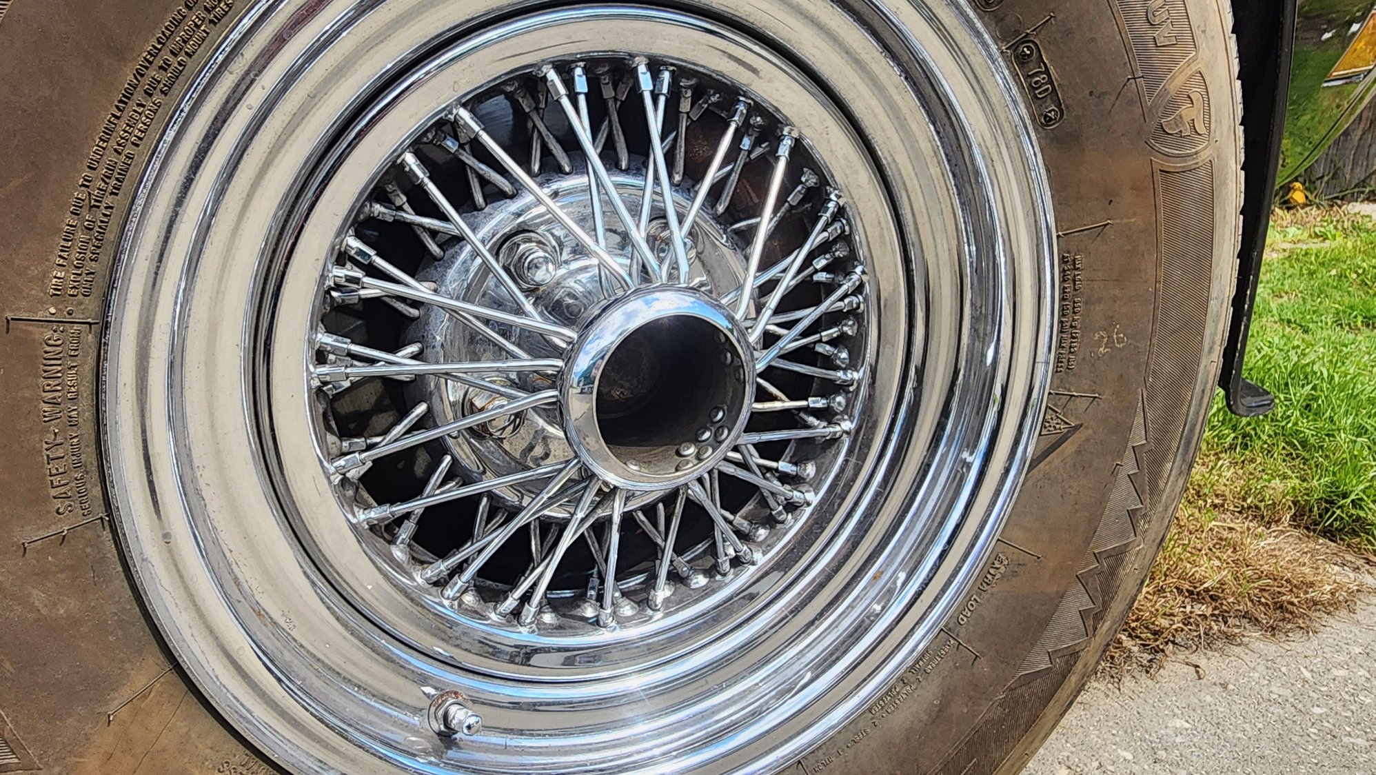 Can anyone ID these wire wheels? - CorvetteForum - Chevrolet Corvette ...