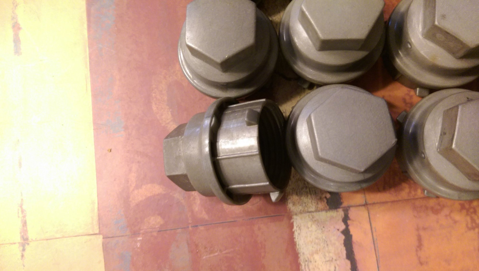 FS: Locking Lug nut set ,Silver/grey lug nut covers - CorvetteForum - Chevrolet Corvette Forum ...