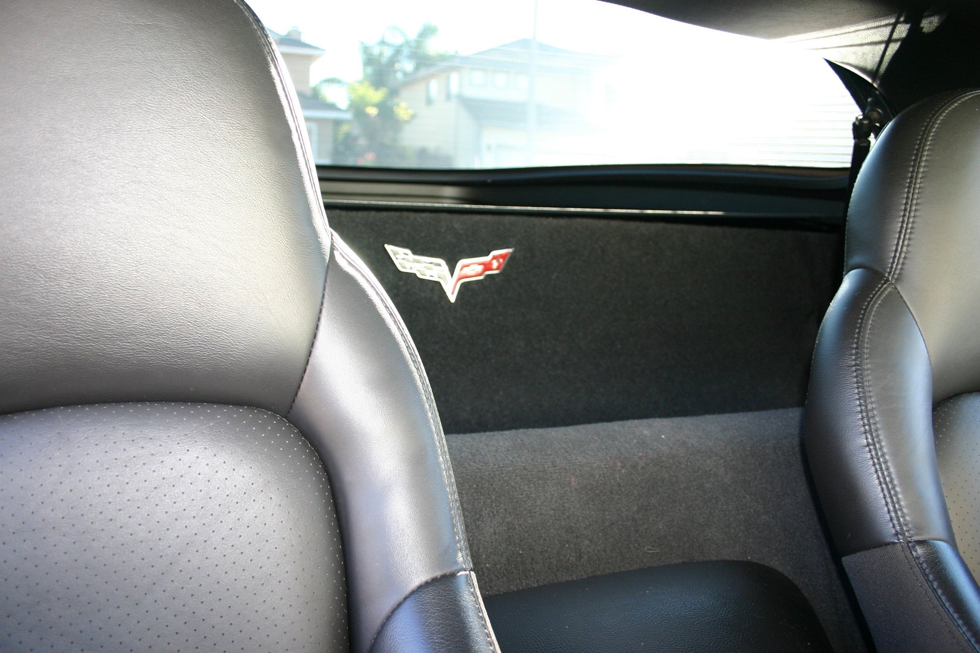 C6 trunk/cargo space, when targa top/roof is stowed. - CorvetteForum ...
