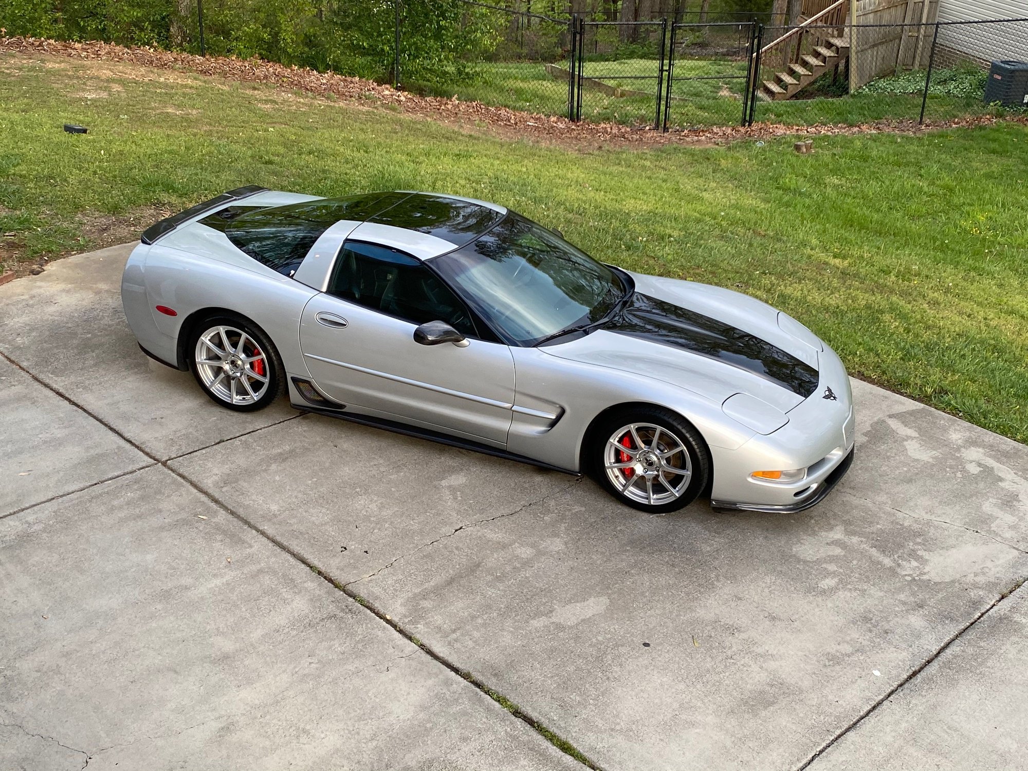 Looking for Quick Silver C5s with black side mirrors, hash marks ...