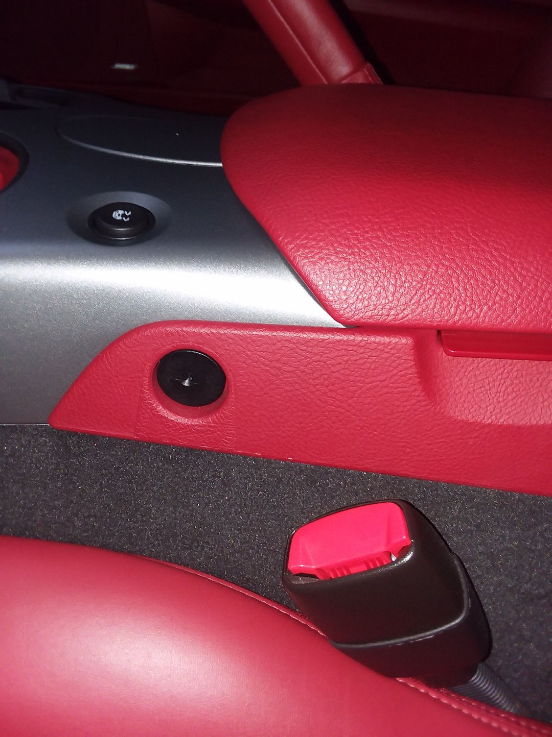 Locking console for the C6? - CorvetteForum - Chevrolet Corvette Forum ...