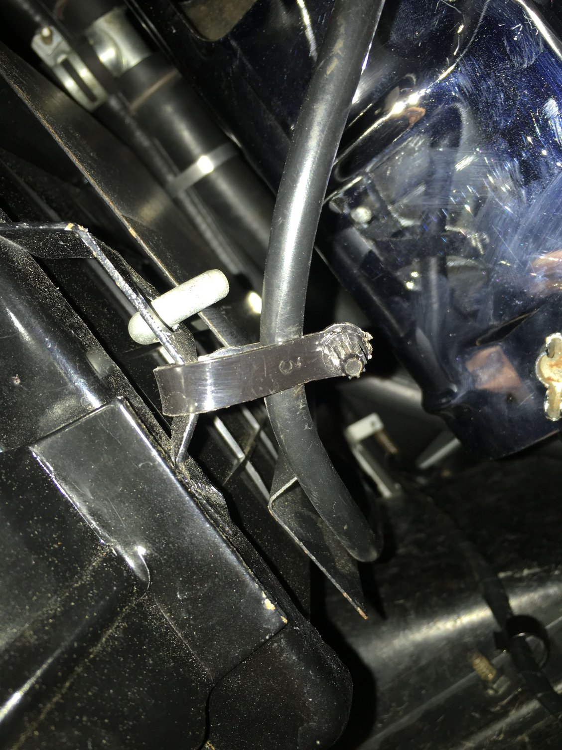 Battery positive lead retainer - CorvetteForum - Chevrolet Corvette ...