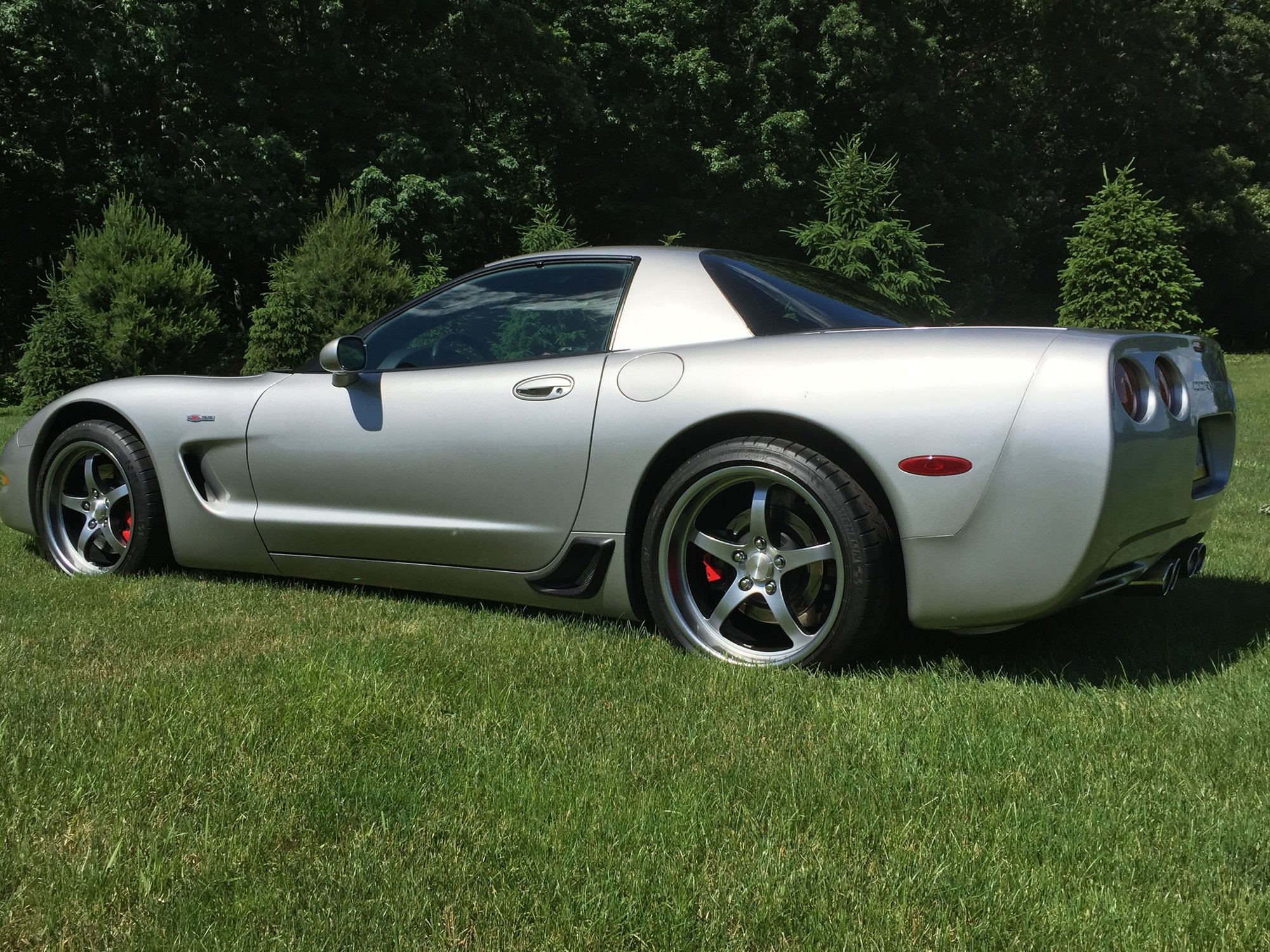 Z06 Call me crazy, but.... anyone else prefer the c5z in stock ride ...