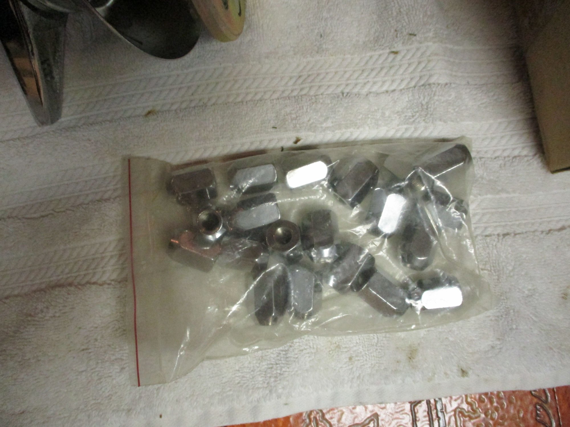 FS (For Sale) Full set of new knock off wheel mounting hardware ...