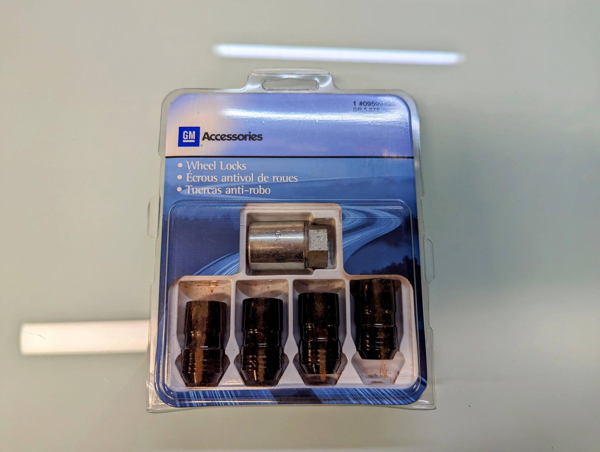 FS (For Sale) GM Wheel Lock Kit Black PN 09599495 2020-2023 C8 Corvette ...