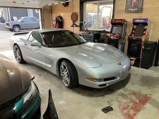 new c5 owner here.. Hi - CorvetteForum - Chevrolet Corvette Forum ...
