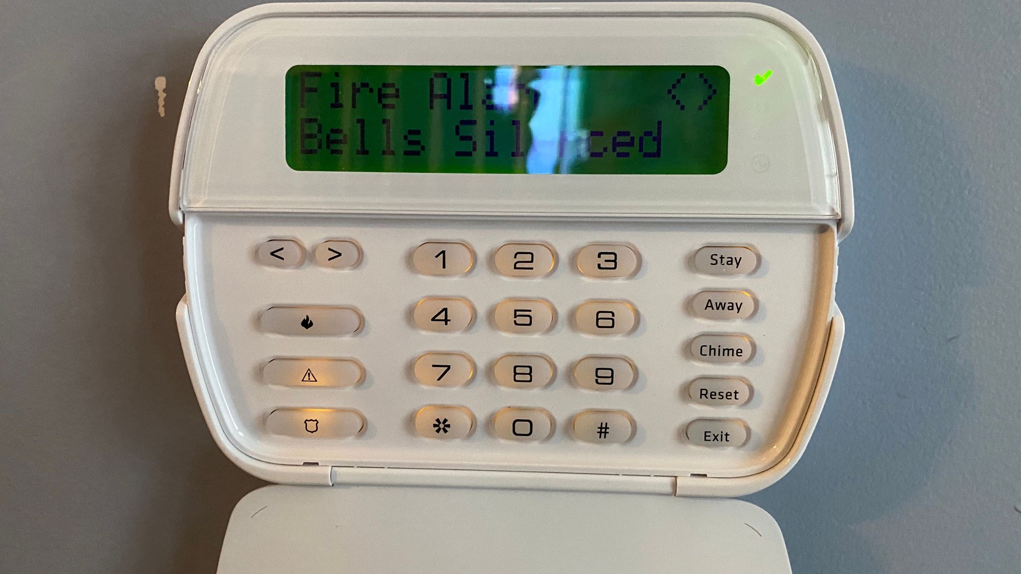 DSC Powerseries 1832 with 2012JA Smoke Detector - DoItYourself.com ...