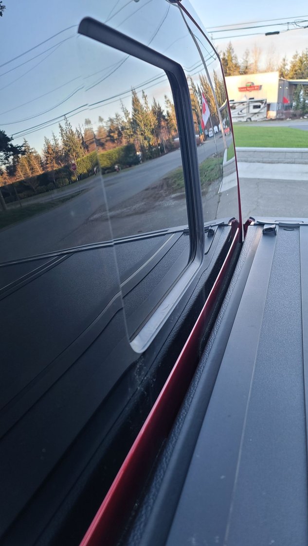 Closeup pictures of power sliding rear window seal - Ford F150 Forum ...
