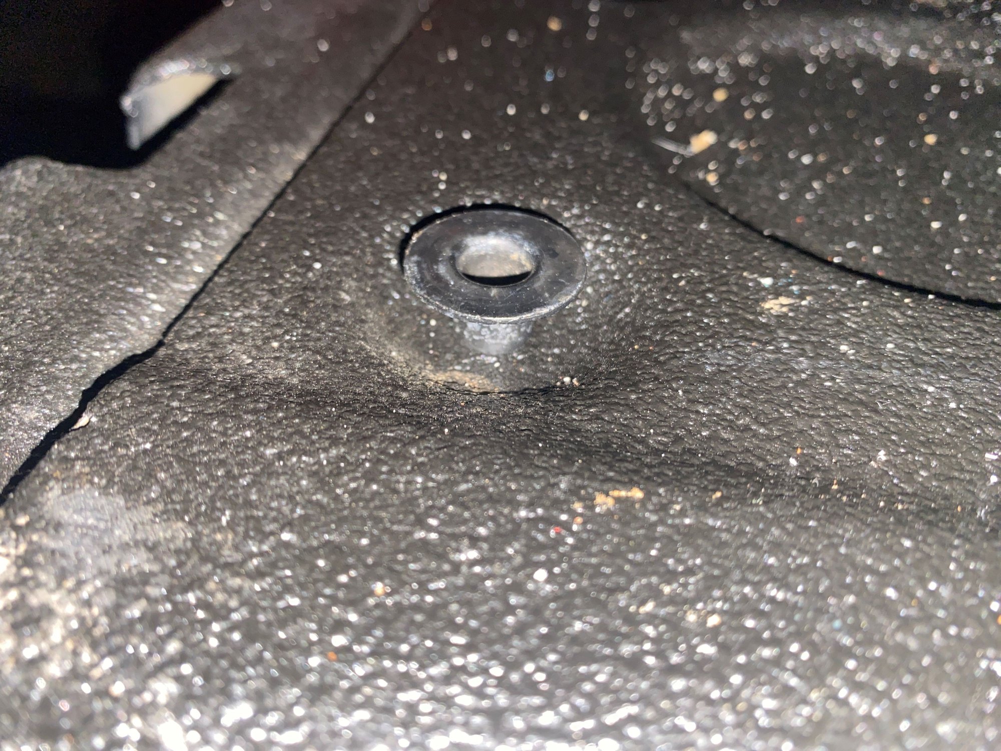 Tailgate Cleats? Grommets? Barrel Washers? - Ford F150 Forum ...