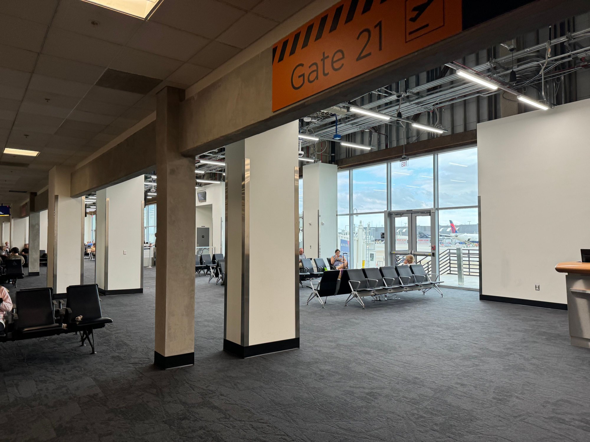 Atlanta Concourse D Widening and Concourse E Extension - Page 6 ...