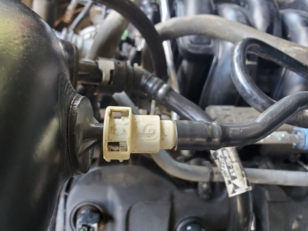 5.0 vacuum line retainer clip missing - Ford Truck Enthusiasts Forums