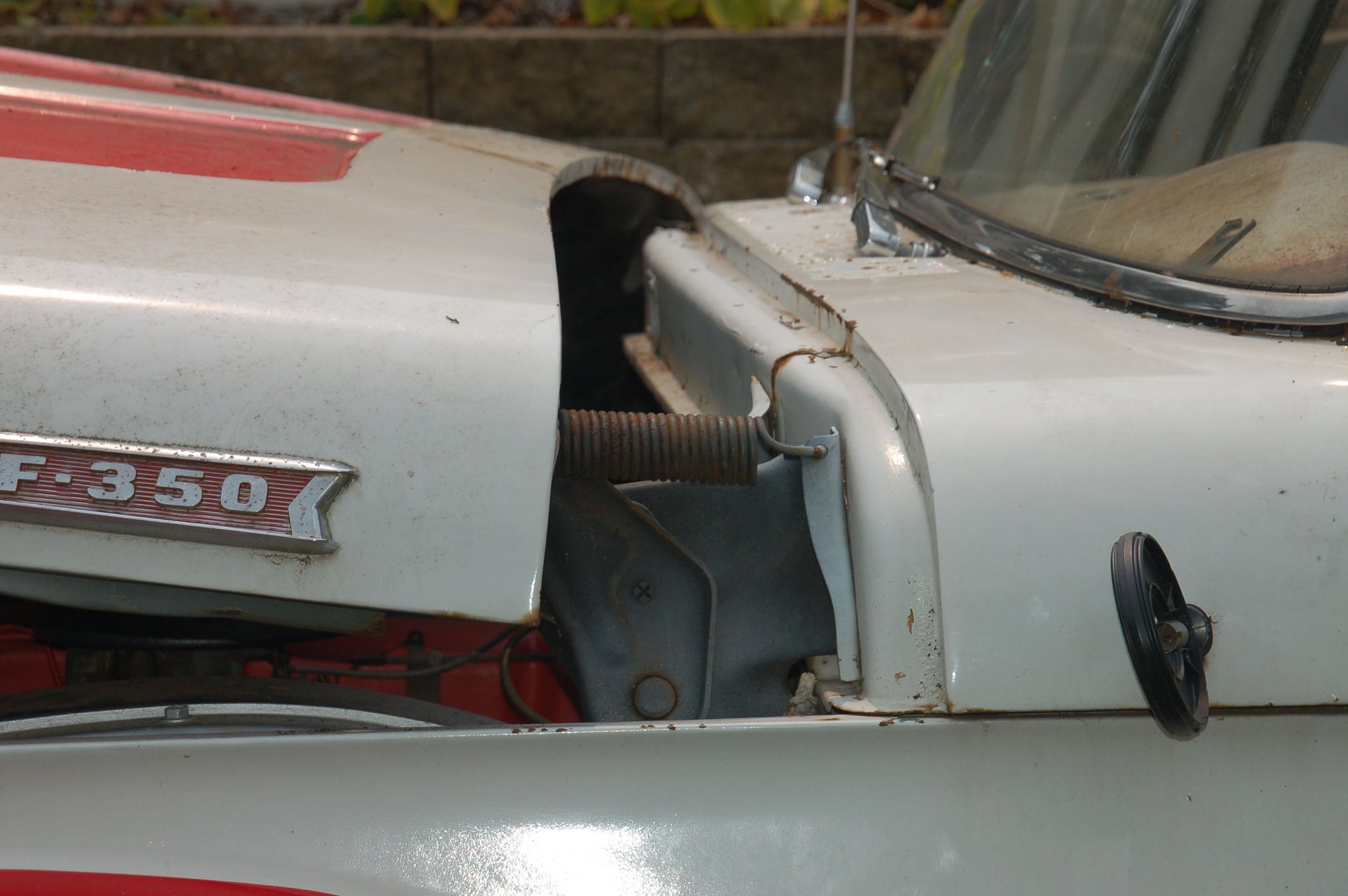 Hood Hinge Issue - Ford Truck Enthusiasts Forums