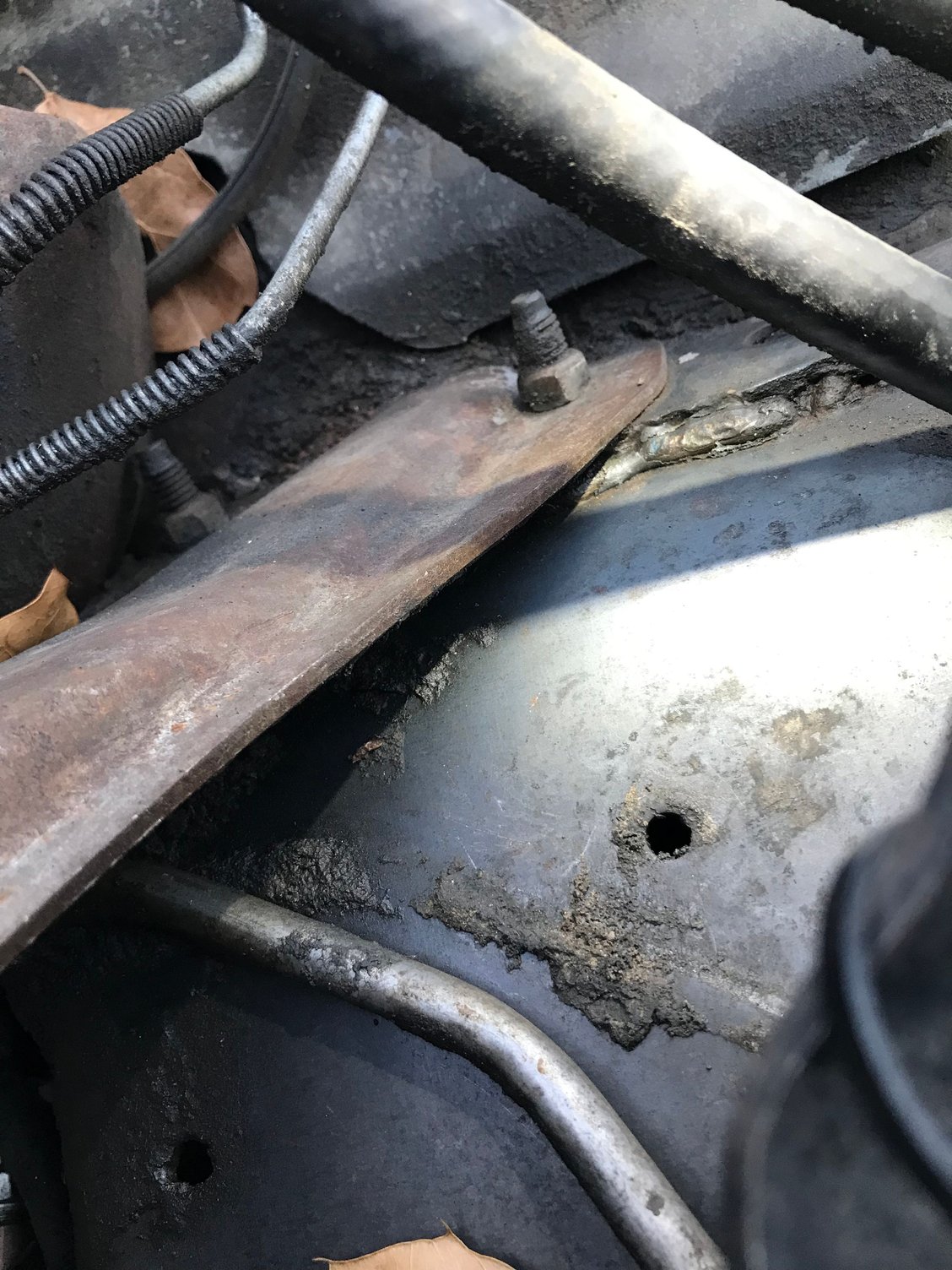 Front crossmember welded in and cracked - Ford Truck Enthusiasts Forums