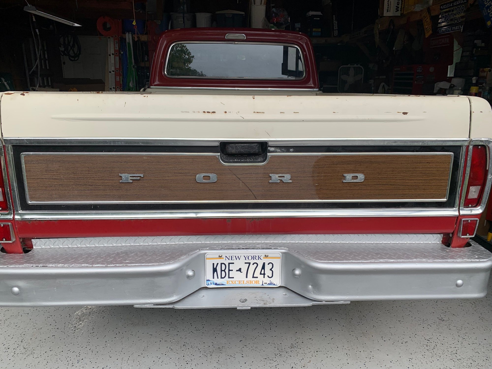 Delete Ranger XLT woodgrain tailgate cladding - Ford Truck Enthusiasts ...