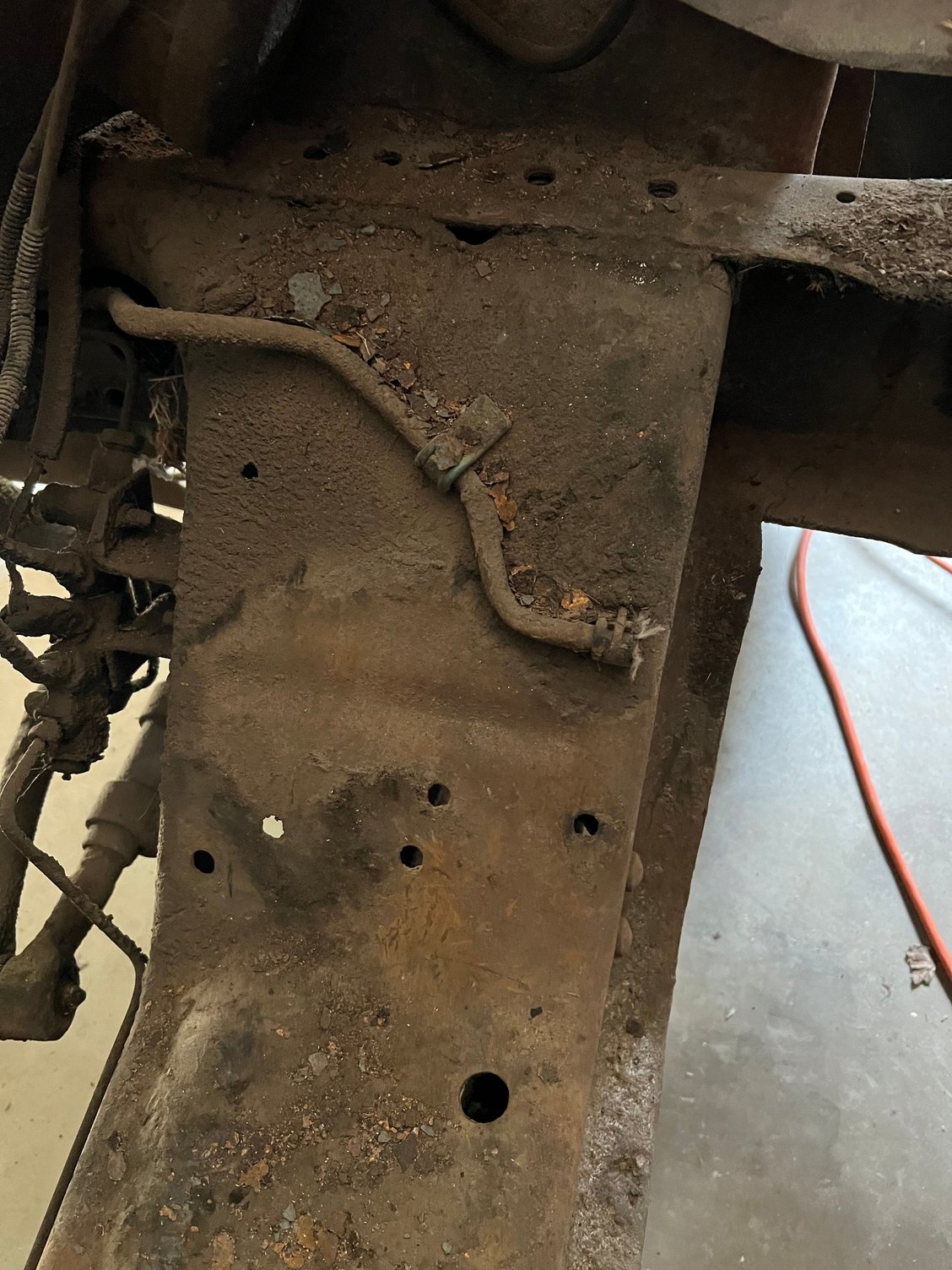 79 300 engine perch location - Ford Truck Enthusiasts Forums