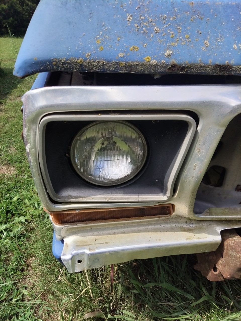 Headlight bucket. Need or swap or help. - Ford Truck Enthusiasts Forums