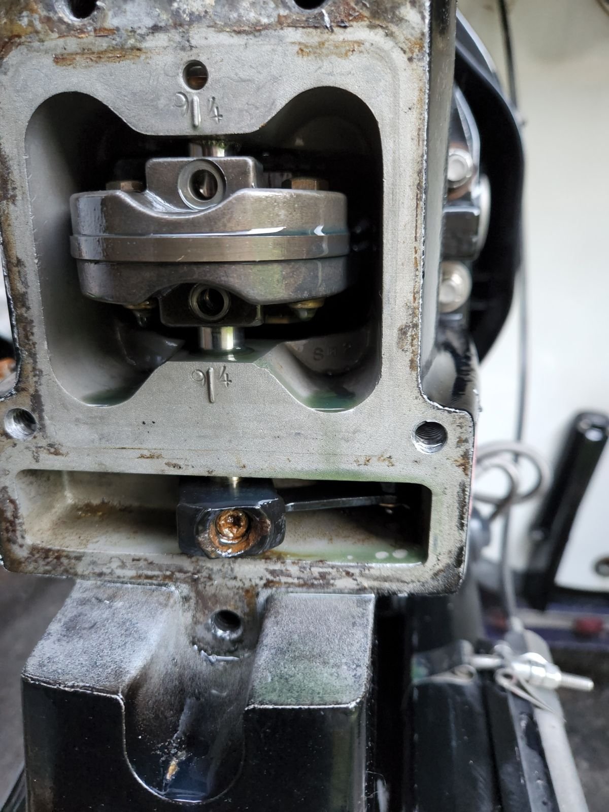 No reverse(forward) in bravo drive - Offshoreonly.com