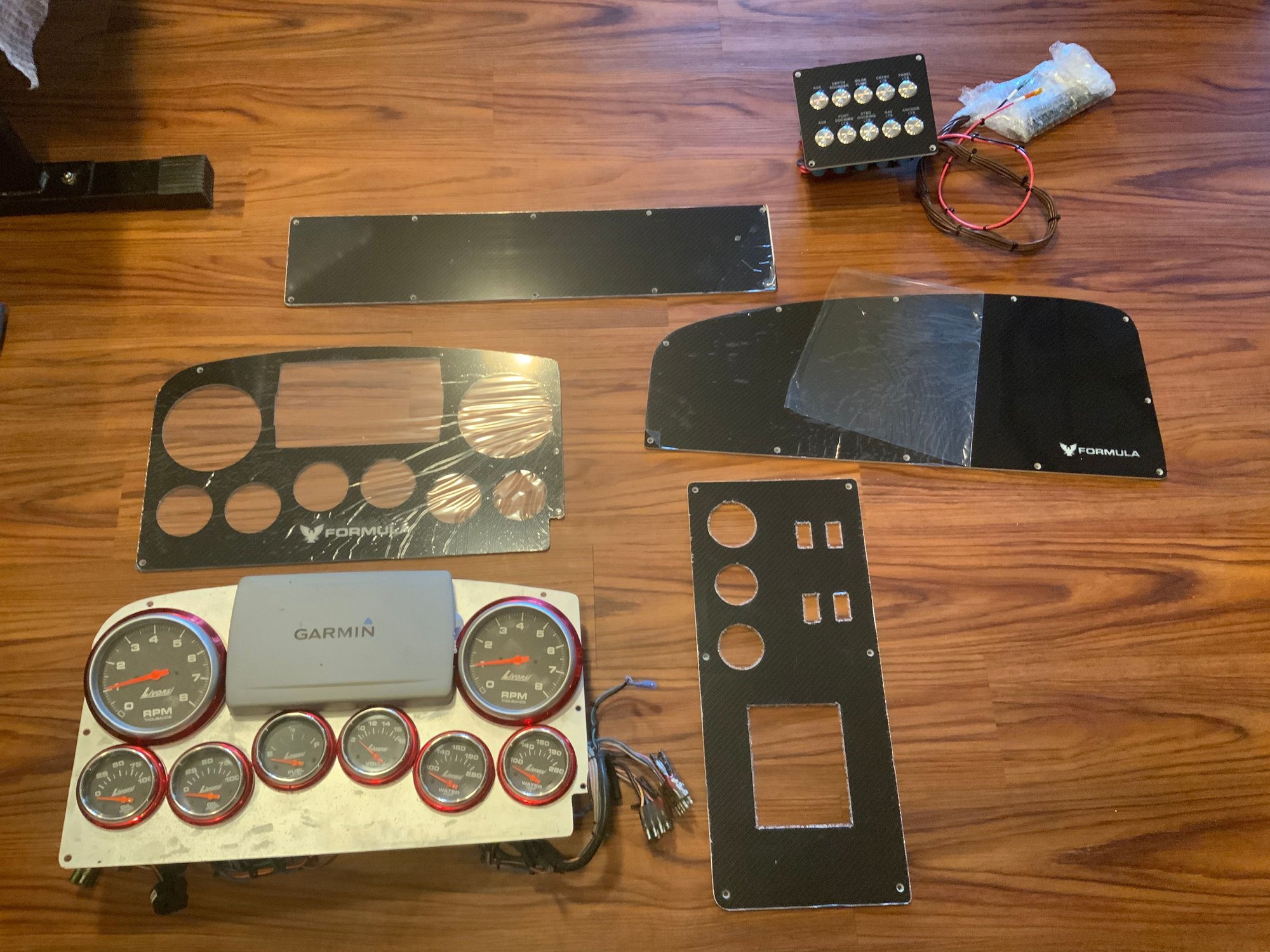 Sr1 formula dash - Offshoreonly.com