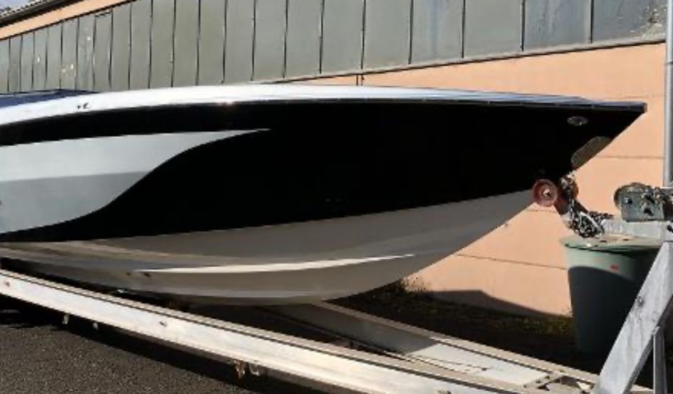 Bullet/Decathlon hull design - spray strakes - Offshoreonly.com