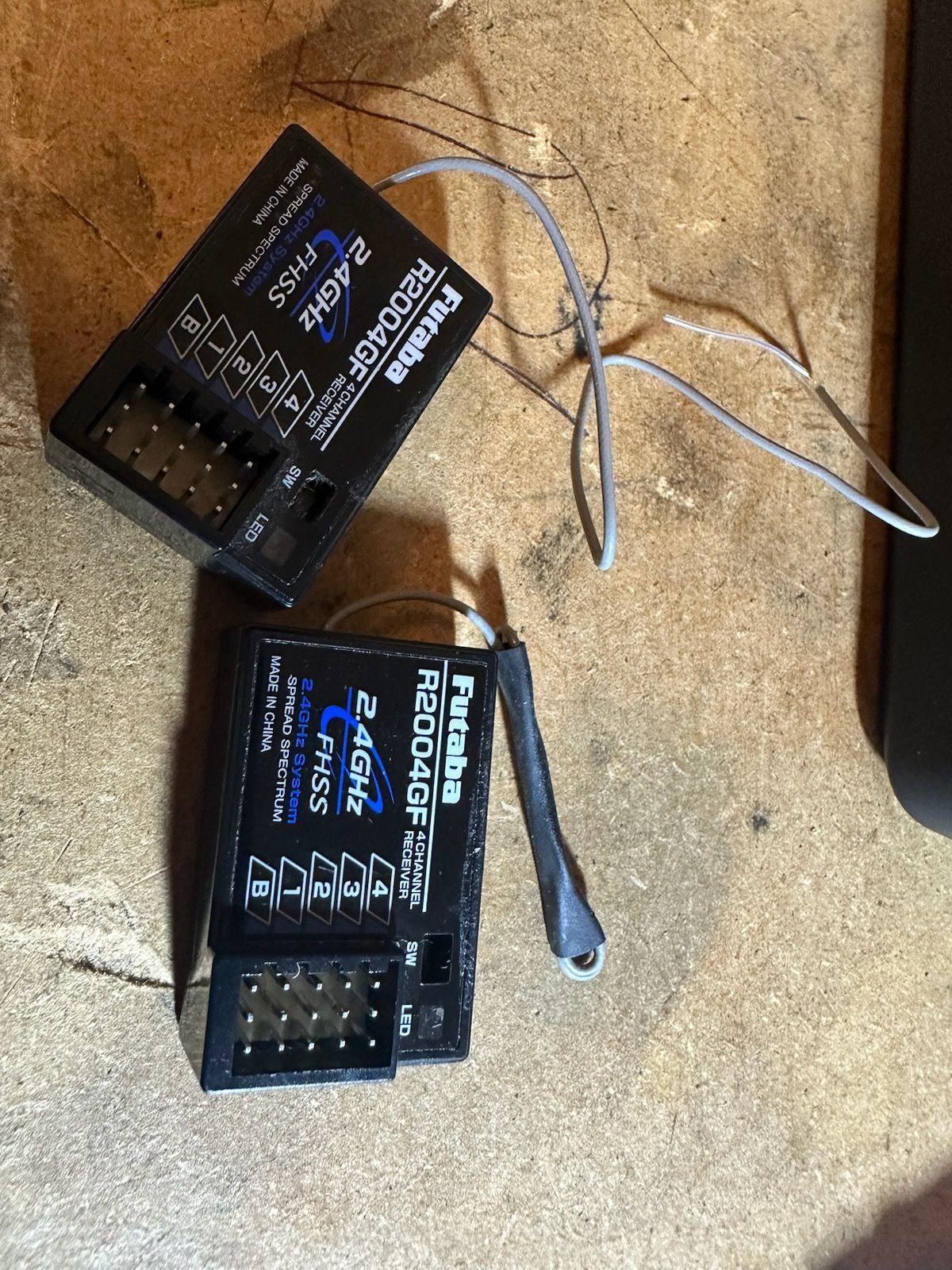2 X Futaba R2004GF Receivers - R/C Tech Forums