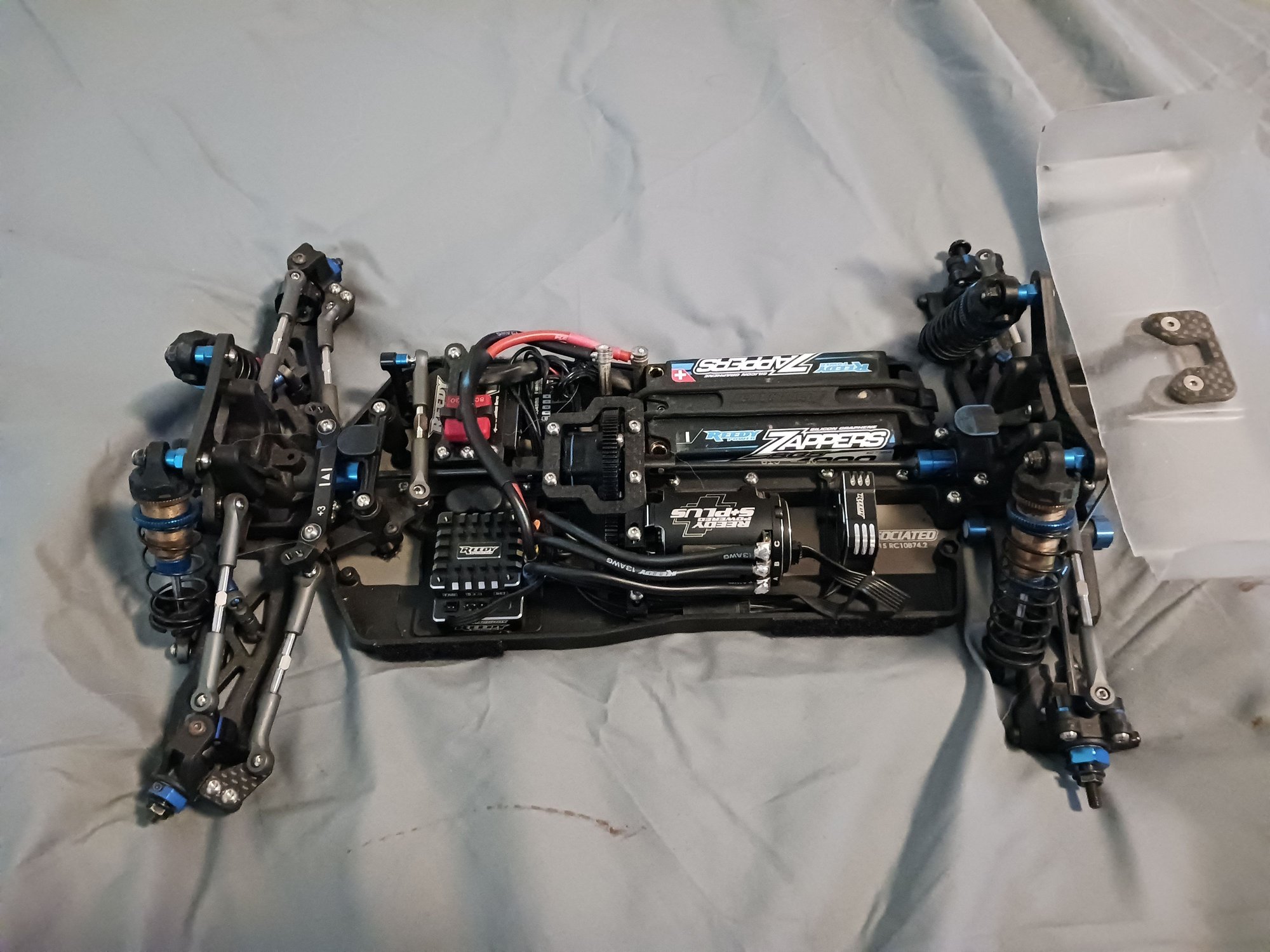 Associated B74.2 ARTR Tons of titanium and B74.1 NIB - R/C Tech Forums