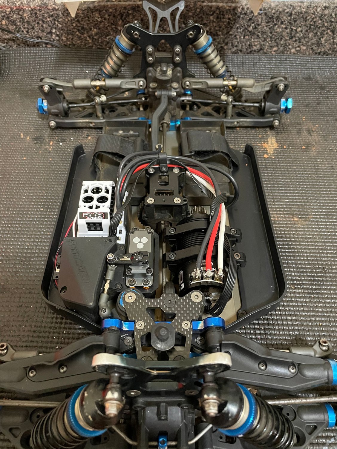 AE Rc8b4e roller - R/C Tech Forums