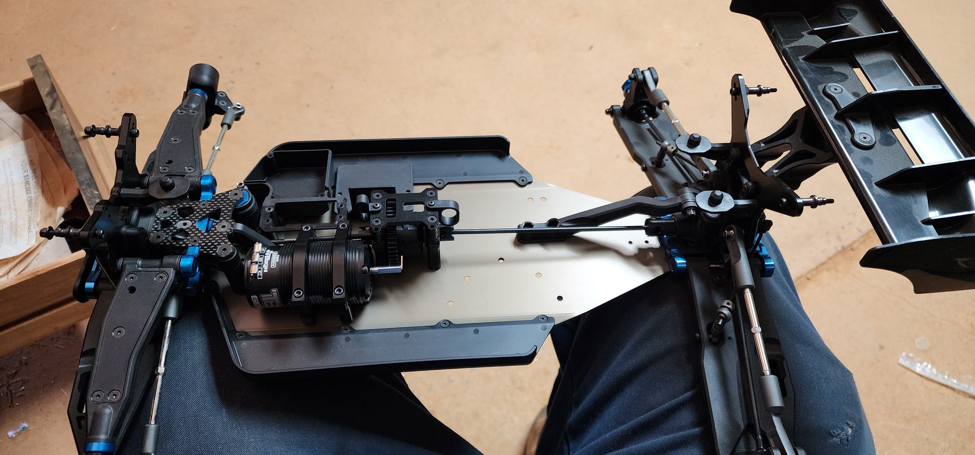 associated rc8t4e brand new never run slider with painted body, tekin ...