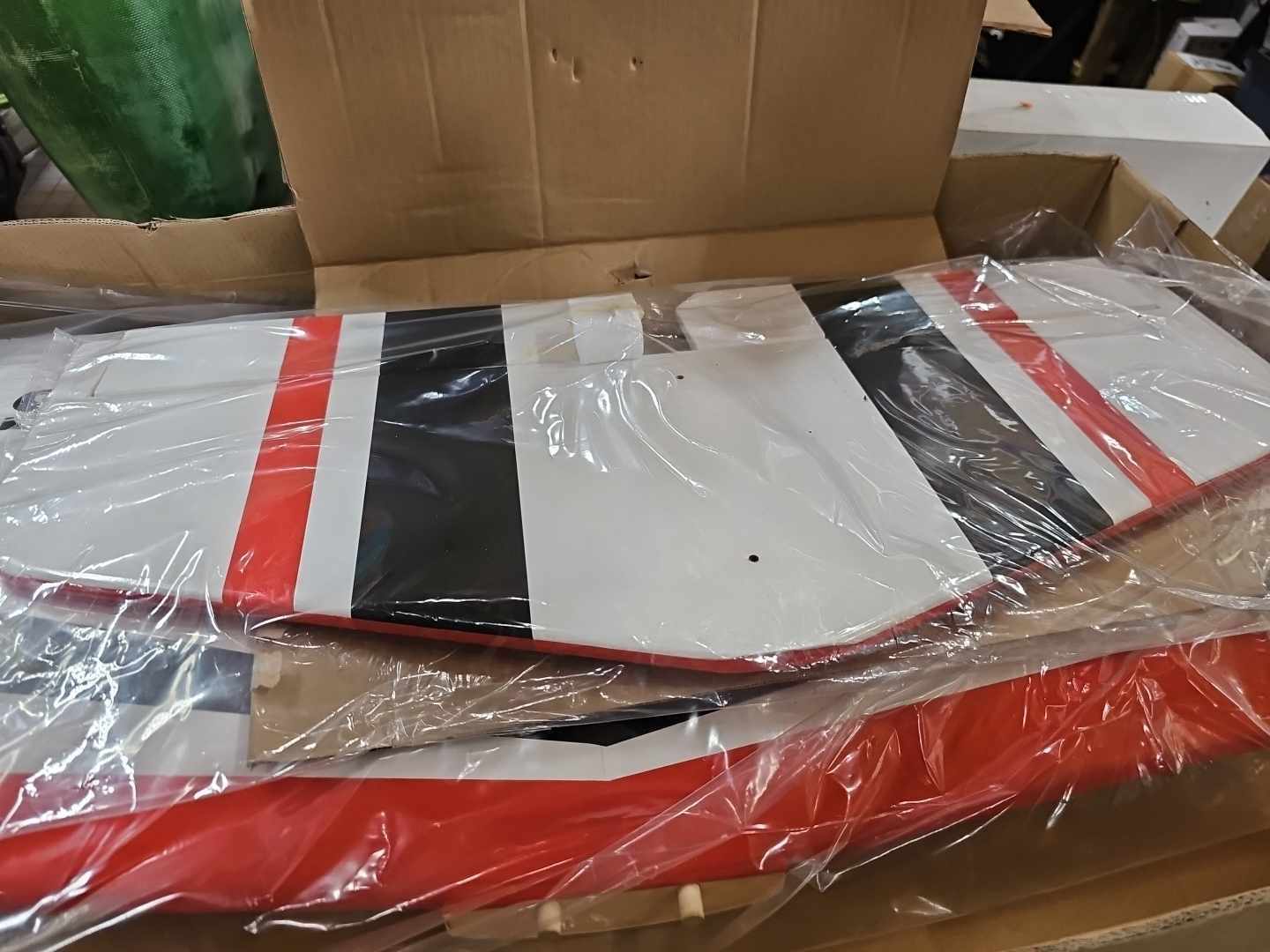 Super rare DECUES WILD 25e2 w/ Retracts, motors, and esc's OFF SITE ...